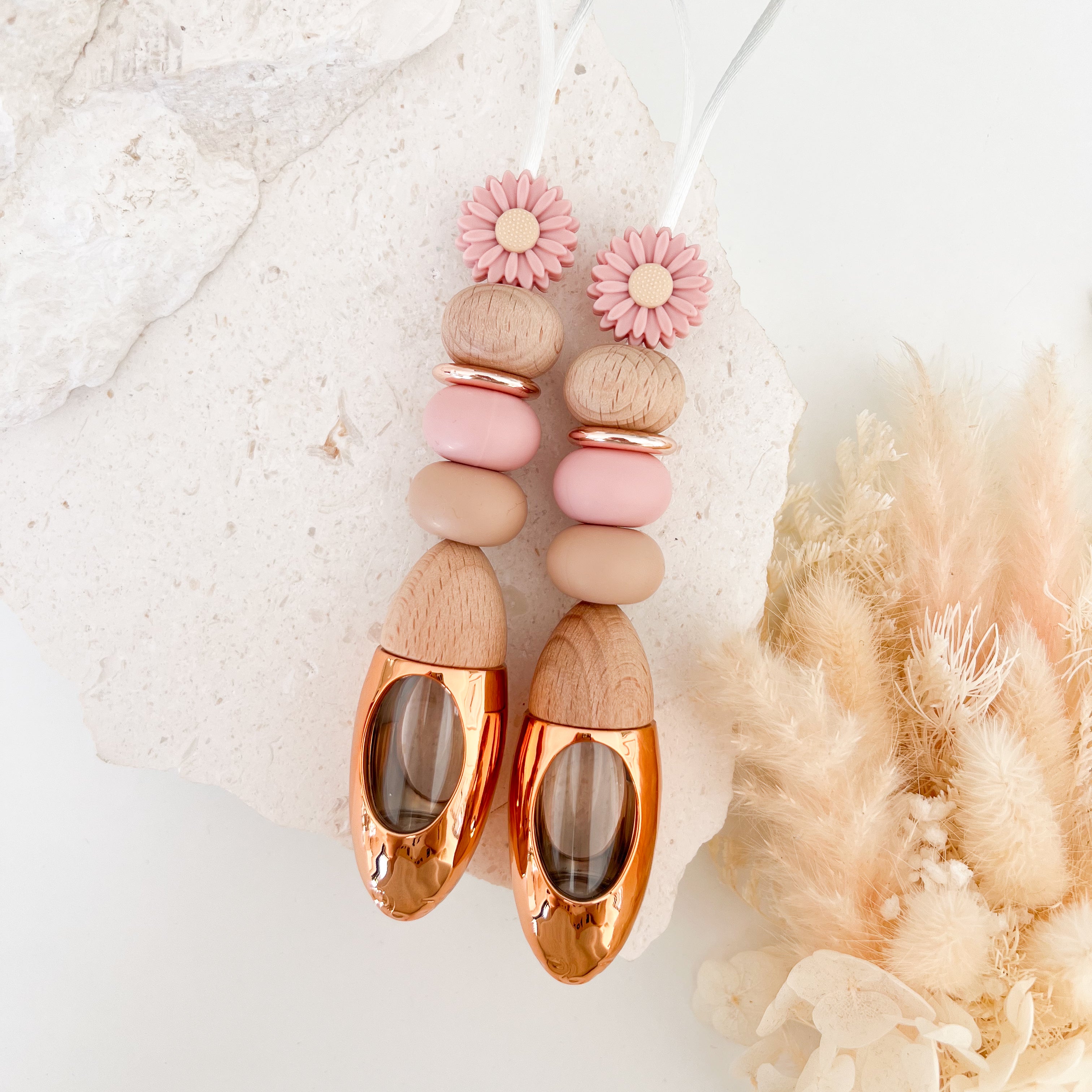 Blush Daisy Diffuser – Scrunchie Luxe